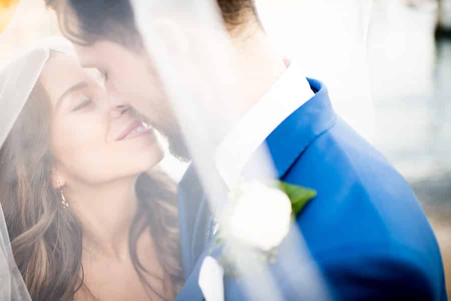 19 Ideas for Natural Wedding Poses in 2024 (Tried & Tested)